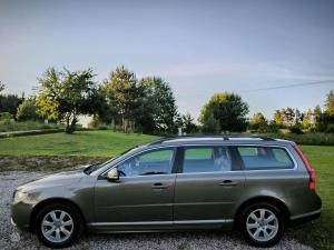 Zaļš Volvo V70 2012 Trakai, ar dzinēja tilpumu 1.98 L un nobraukumu 318 tūkst. km par 4790 €, foto 3 vietnē AUTOMOTO.COM.LV