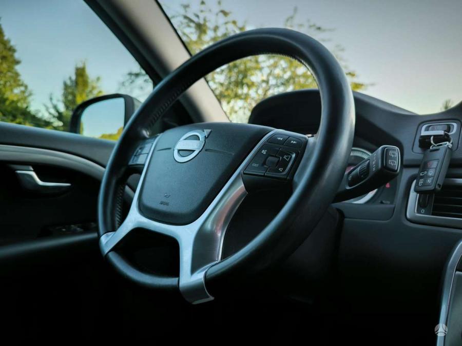 Zaļš Volvo V70 2012 Trakai, ar dzinēja tilpumu 1.98 L un nobraukumu 318 tūkst. km par 4790 €, foto 12 vietnē AUTOMOTO.COM.LV