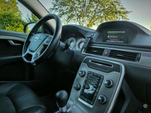 Zaļš Volvo V70 2012 Trakai, ar dzinēja tilpumu 1.98 L un nobraukumu 318 tūkst. km par 4790 €, foto 14 vietnē AUTOMOTO.COM.LV
