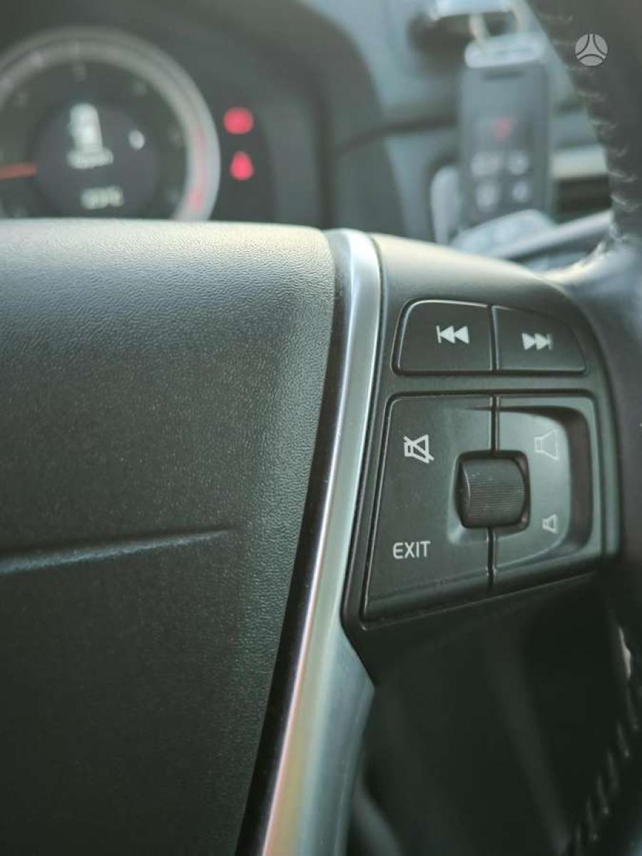 Zaļš Volvo V70 2012 Trakai, ar dzinēja tilpumu 1.98 L un nobraukumu 318 tūkst. km par 4790 €, foto 22 vietnē AUTOMOTO.COM.LV