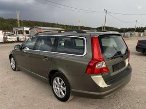 Green Volvo V70 2012 in Vilnius, with an engine capacity of 1.56 L and mileage of 398 thousand km for 4800 €, photo  on AUTOMOTO.COM.LV