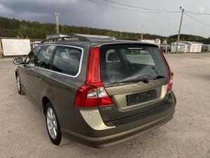 Green Volvo V70 2012 in Vilnius, with an engine capacity of 1.56 L and mileage of 398 thousand km for 4800 €, photo 3 on AUTOMOTO.COM.LV