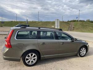 Green Volvo V70 2012 in Vilnius, with an engine capacity of 1.56 L and mileage of 398 thousand km for 4800 €, photo 5 on AUTOMOTO.COM.LV