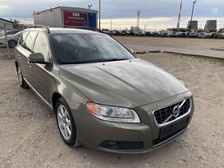Green Volvo V70 2012 in Vilnius, with an engine capacity of 1.56 L and mileage of 398 thousand km for 4800 €, photo 7 on AUTOMOTO.COM.LV