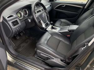 Green Volvo V70 2012 in Vilnius, with an engine capacity of 1.56 L and mileage of 398 thousand km for 4800 €, photo 11 on AUTOMOTO.COM.LV