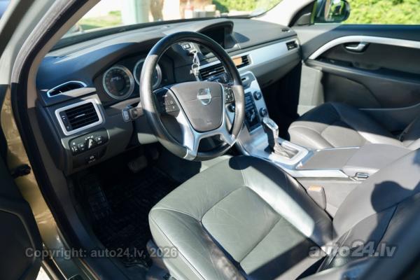 Green Volvo V70 2012 in Tallinn, with an engine capacity of 2.00 L and mileage of 260 thousand km for 7400 €, photo 9 on AUTOMOTO.COM.LV