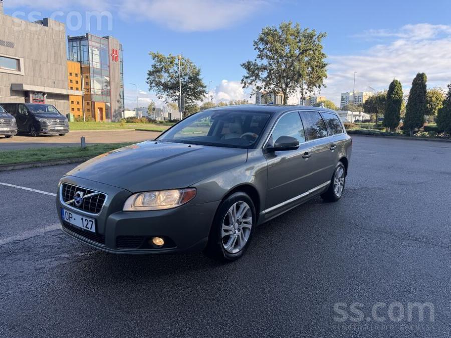 Zaļš Volvo V70 2012 Rīga, ar dzinēja tilpumu 2.40 L un nobraukumu 260 tūkst. km par 5999 €, foto 1 vietnē AUTOMOTO.COM.LV