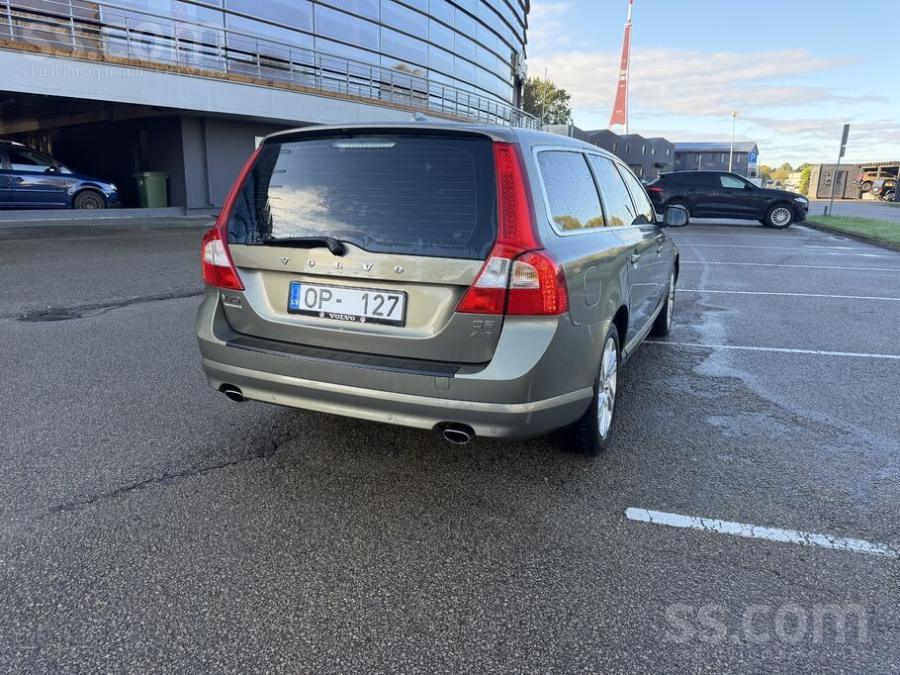 Zaļš Volvo V70 2012 Rīga, ar dzinēja tilpumu 2.40 L un nobraukumu 260 tūkst. km par 5999 €, foto 6 vietnē AUTOMOTO.COM.LV