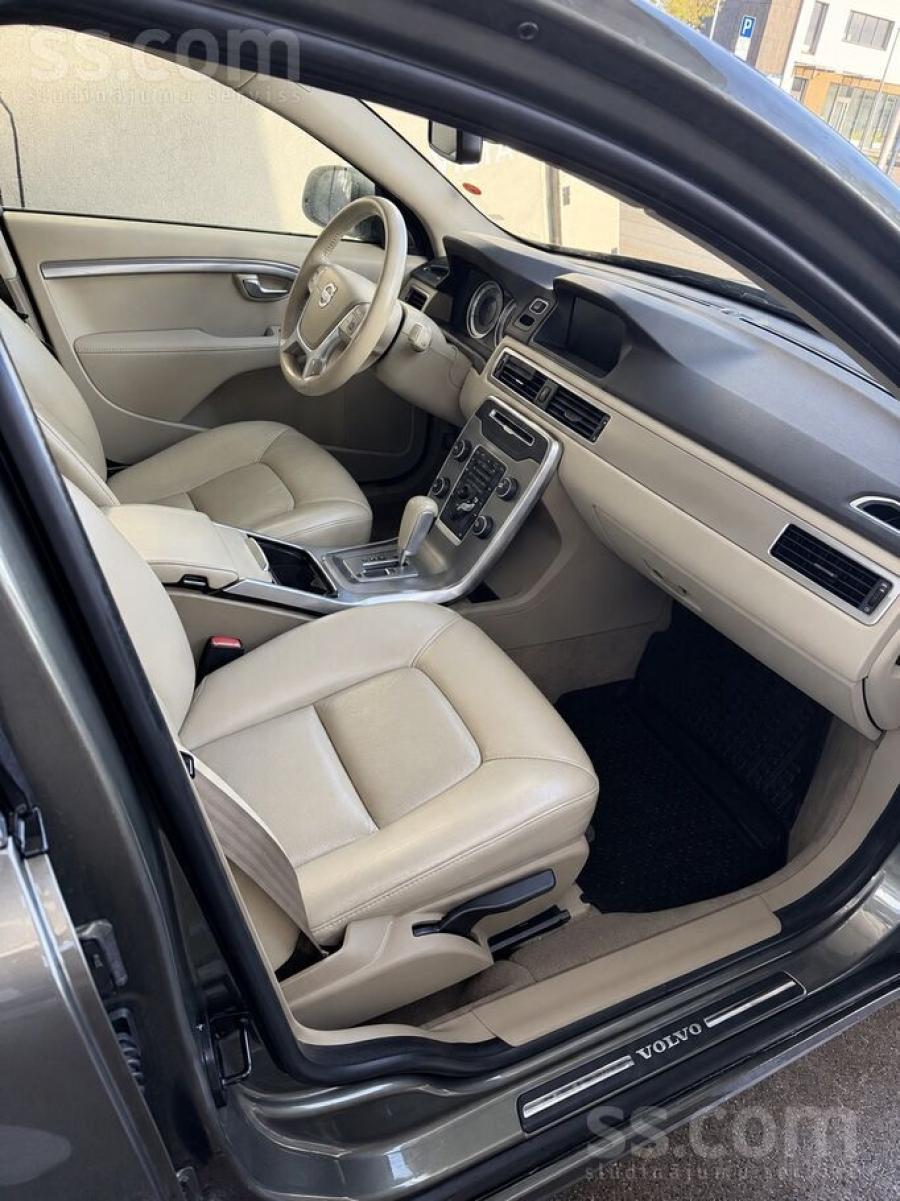 Zaļš Volvo V70 2012 Rīga, ar dzinēja tilpumu 2.40 L un nobraukumu 260 tūkst. km par 5999 €, foto 9 vietnē AUTOMOTO.COM.LV