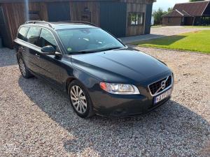 Zaļš Volvo V70 2013 Raseiniai, ar dzinēja tilpumu 2.00 L un nobraukumu 265 tūkst. km par 5400 €, foto  vietnē AUTOMOTO.COM.LV