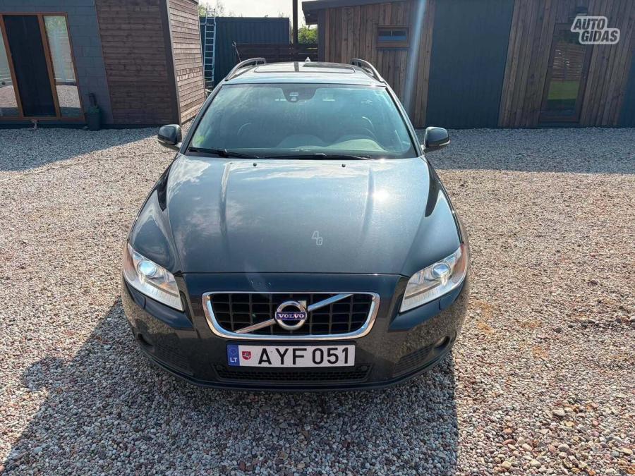 Zaļš Volvo V70 2013 Raseiniai, ar dzinēja tilpumu 2.00 L un nobraukumu 265 tūkst. km par 5400 €, foto 3 vietnē AUTOMOTO.COM.LV