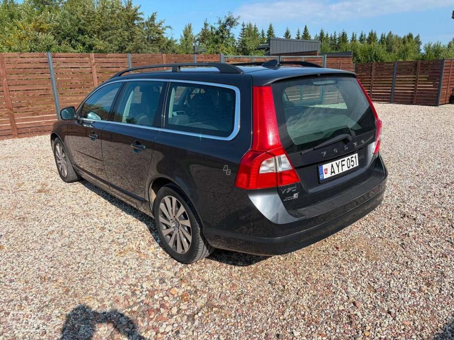 Zaļš Volvo V70 2013 Raseiniai, ar dzinēja tilpumu 2.00 L un nobraukumu 265 tūkst. km par 5400 €, foto 6 vietnē AUTOMOTO.COM.LV