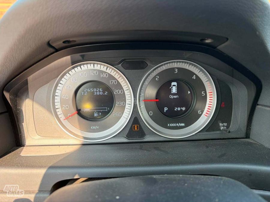 Zaļš Volvo V70 2013 Raseiniai, ar dzinēja tilpumu 2.00 L un nobraukumu 265 tūkst. km par 5400 €, foto 10 vietnē AUTOMOTO.COM.LV