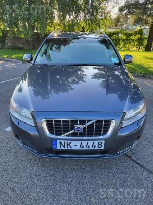 Pelēks Volvo V70 2008 Rīga, ar dzinēja tilpumu 2.40 L un nobraukumu 362 tūkst. km par 3600 €, foto  vietnē AUTOMOTO.COM.LV