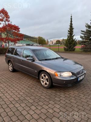 Pelēks Volvo V70 2005 Jelgava, ar dzinēja tilpumu 2.40 L un nobraukumu 378 tūkst. km par 1700 €, foto 5 vietnē AUTOMOTO.COM.LV