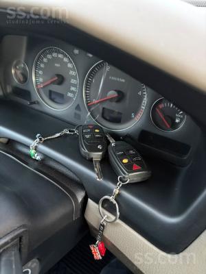 Pelēks Volvo V70 2005 Jelgava, ar dzinēja tilpumu 2.40 L un nobraukumu 378 tūkst. km par 1700 €, foto 8 vietnē AUTOMOTO.COM.LV