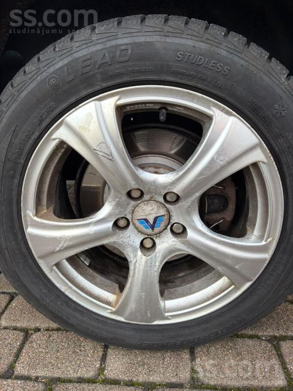 Pelēks Volvo V70 2005 Jelgava, ar dzinēja tilpumu 2.40 L un nobraukumu 378 tūkst. km par 1700 €, foto 11 vietnē AUTOMOTO.COM.LV