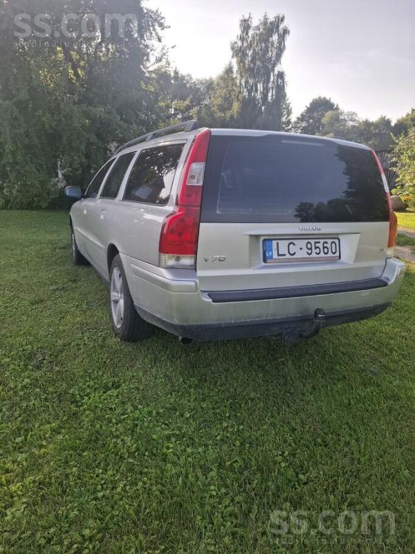 Grey Volvo V70 2006 in Bauska, with an engine capacity of 2.40 L and mileage of 411 thousand km for 2200 €, photo 5 on AUTOMOTO.COM.LV