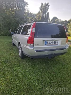 Grey Volvo V70 2006 in Bauska, with an engine capacity of 2.40 L and mileage of 411 thousand km for 2200 €, photo 6 on AUTOMOTO.COM.LV