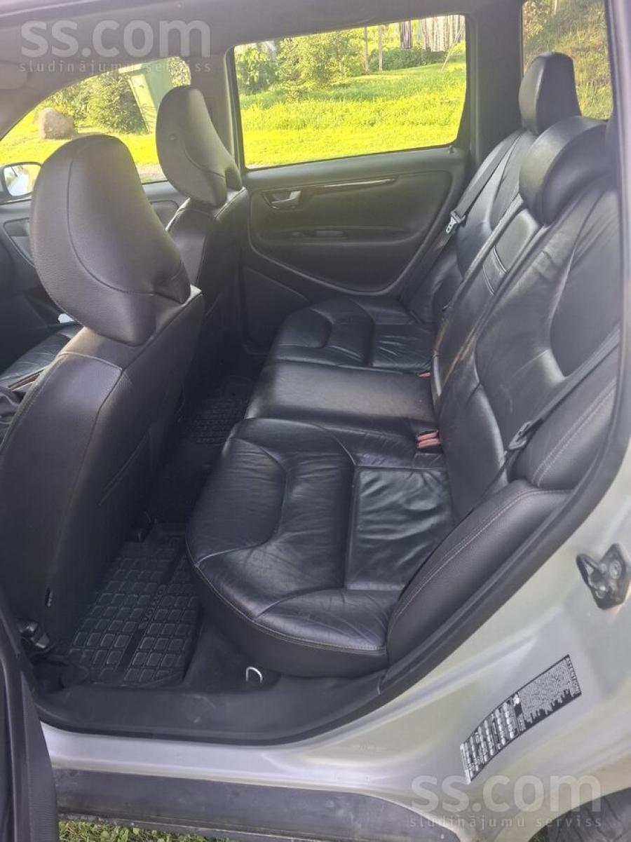 Grey Volvo V70 2006 in Bauska, with an engine capacity of 2.40 L and mileage of 411 thousand km for 2200 €, photo 10 on AUTOMOTO.COM.LV