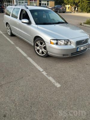 Pelēks Volvo V70 2007 Ogre, ar dzinēja tilpumu 2.40 L un nobraukumu 330 tūkst. km par 3000 €, foto 3 vietnē AUTOMOTO.COM.LV