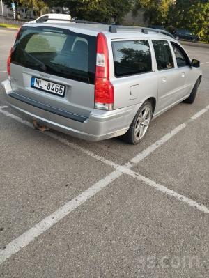 Pelēks Volvo V70 2007 Ogre, ar dzinēja tilpumu 2.40 L un nobraukumu 330 tūkst. km par 3000 €, foto 5 vietnē AUTOMOTO.COM.LV