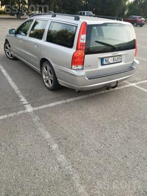 Pelēks Volvo V70 2007 Ogre, ar dzinēja tilpumu 2.40 L un nobraukumu 330 tūkst. km par 3000 €, foto 6 vietnē AUTOMOTO.COM.LV