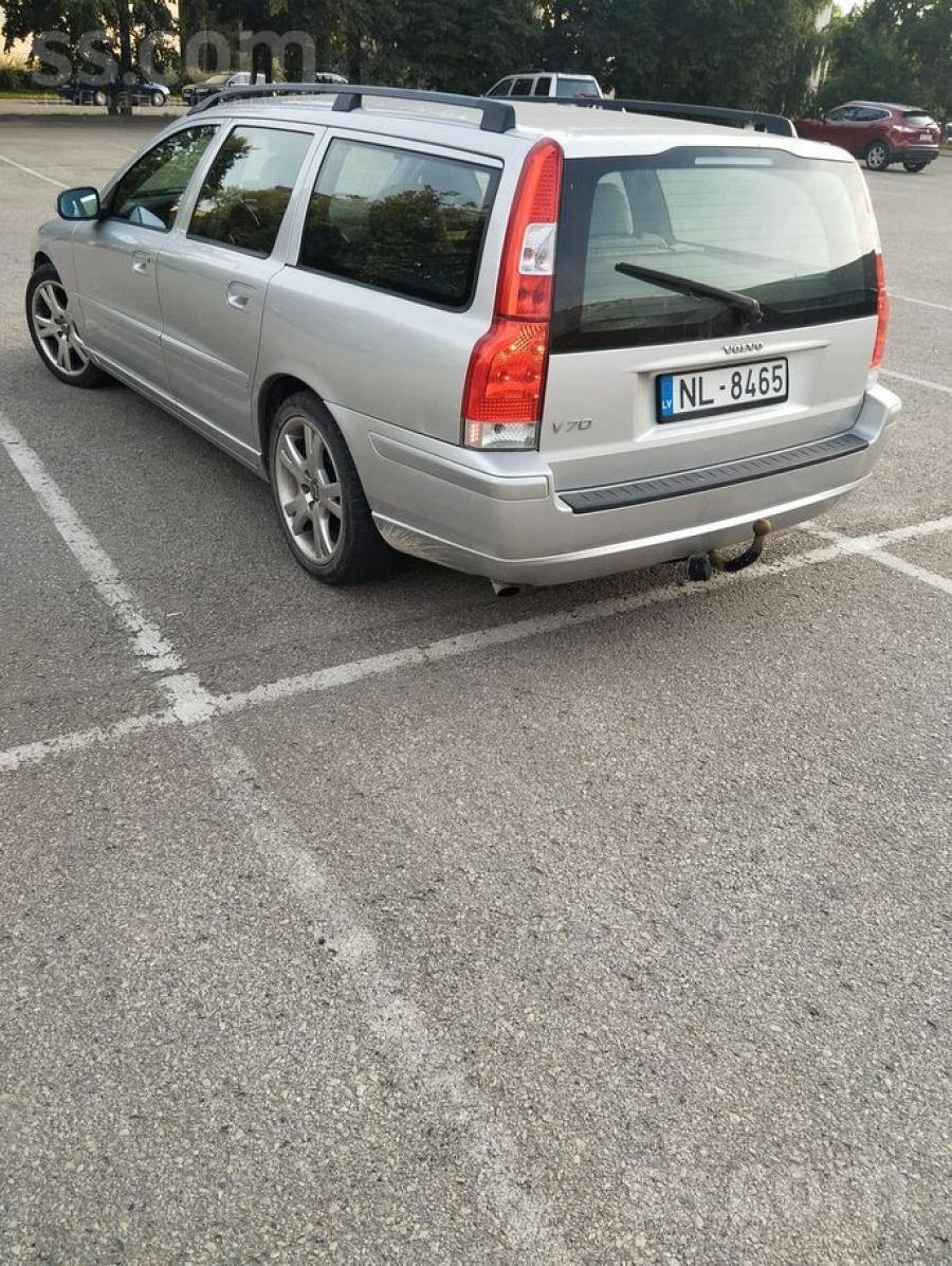 Pelēks Volvo V70 2007 Ogre, ar dzinēja tilpumu 2.40 L un nobraukumu 330 tūkst. km par 3000 €, foto 6 vietnē AUTOMOTO.COM.LV