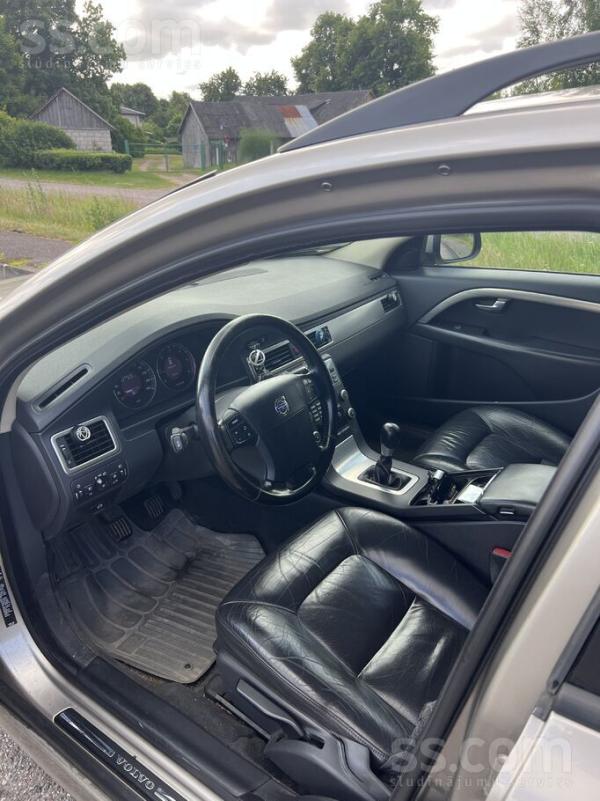 Pelēks Volvo V70 2008 Ventspils, ar dzinēja tilpumu 2.00 L un nobraukumu 339 tūkst. km par 3300 €, foto 4 vietnē AUTOMOTO.COM.LV