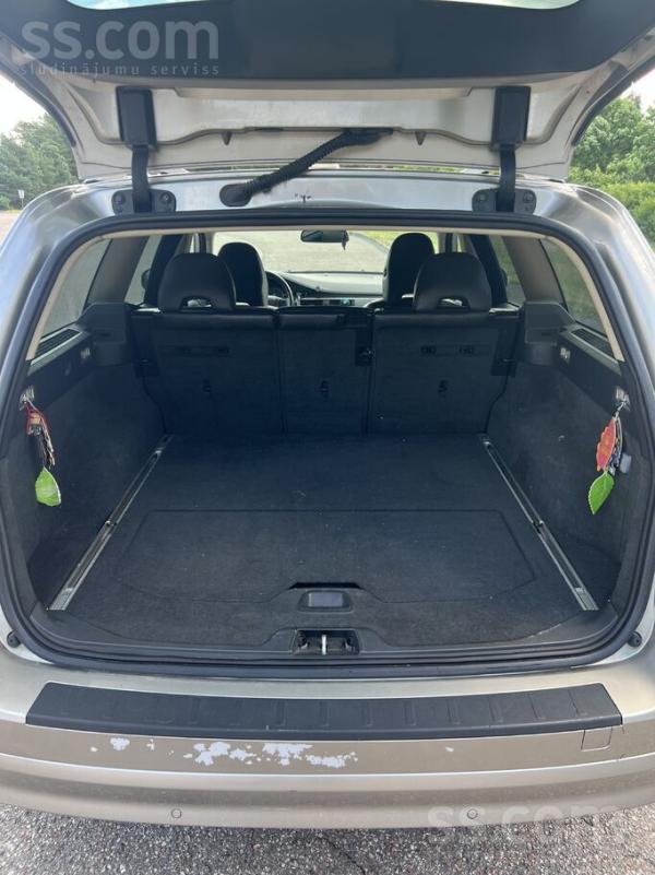 Pelēks Volvo V70 2008 Ventspils, ar dzinēja tilpumu 2.00 L un nobraukumu 339 tūkst. km par 3300 €, foto 6 vietnē AUTOMOTO.COM.LV