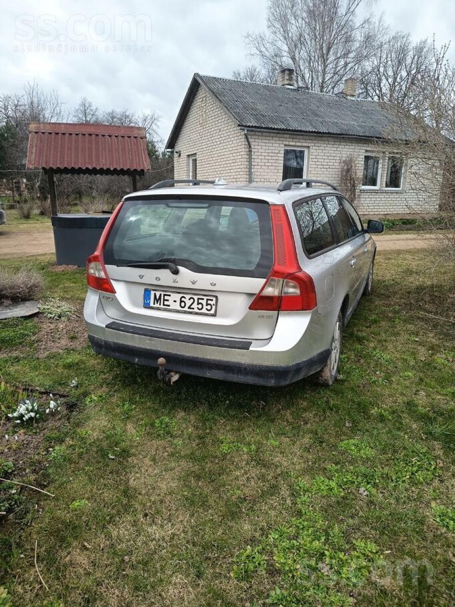 Pelēks Volvo V70 2009 Saldus, ar dzinēja tilpumu 2.00 L un nobraukumu 354 tūkst. km par 2650 €, foto 5 vietnē AUTOMOTO.COM.LV