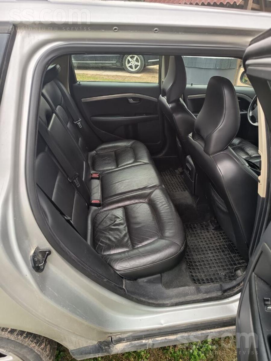 Pelēks Volvo V70 2009 Saldus, ar dzinēja tilpumu 2.00 L un nobraukumu 354 tūkst. km par 2650 €, foto 7 vietnē AUTOMOTO.COM.LV