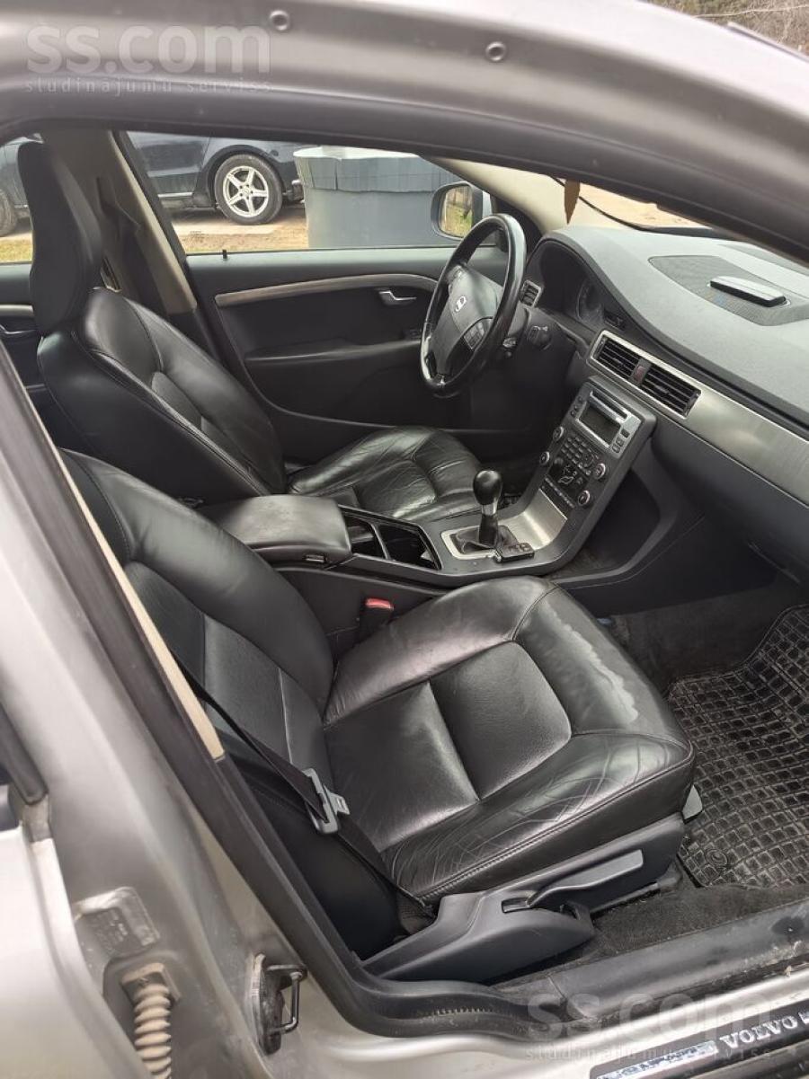 Pelēks Volvo V70 2009 Saldus, ar dzinēja tilpumu 2.00 L un nobraukumu 354 tūkst. km par 2650 €, foto 8 vietnē AUTOMOTO.COM.LV