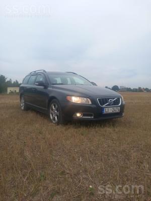 Grey Volvo V70 2009 in Talsi, with an engine capacity of 2.40 L and mileage of 307 thousand km for 2350 €, photo 3 on AUTOMOTO.COM.LV