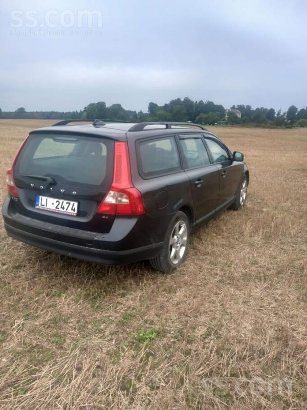 Grey Volvo V70 2009 in Talsi, with an engine capacity of 2.40 L and mileage of 307 thousand km for 2350 €, photo 4 on AUTOMOTO.COM.LV