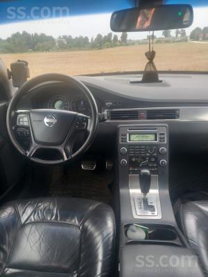 Grey Volvo V70 2009 in Talsi, with an engine capacity of 2.40 L and mileage of 307 thousand km for 2350 €, photo 6 on AUTOMOTO.COM.LV