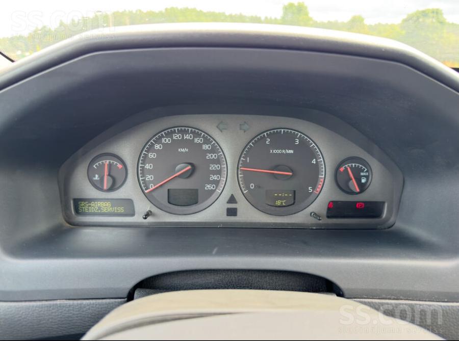 Pelēks Volvo V70 2001 Valmiera, ar dzinēja tilpumu 2.40 L un nobraukumu 596 tūkst. km par 1200 €, foto 10 vietnē AUTOMOTO.COM.LV