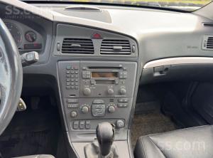 Pelēks Volvo V70 2001 Valmiera, ar dzinēja tilpumu 2.40 L un nobraukumu 596 tūkst. km par 1200 €, foto 11 vietnē AUTOMOTO.COM.LV