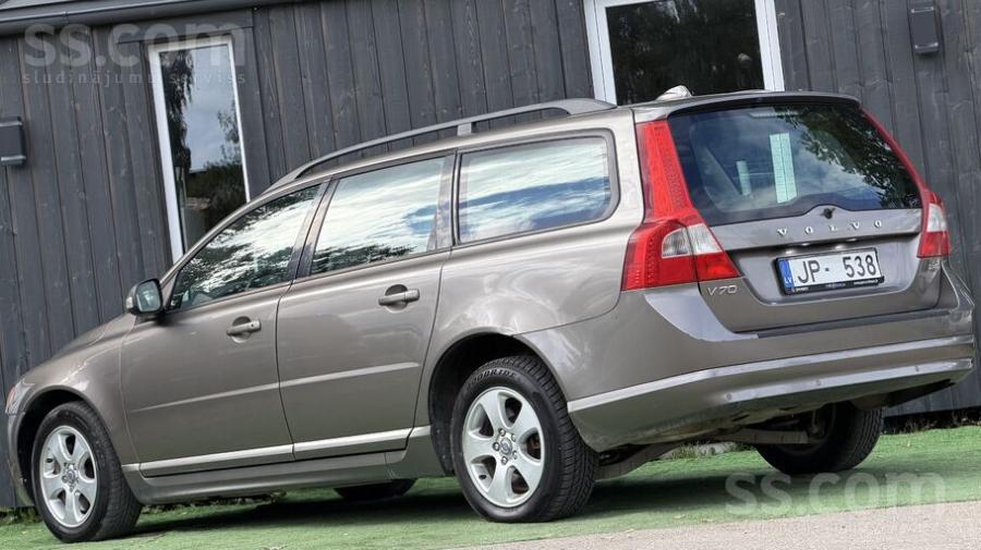 Pelēks Volvo V70 2008 Rīga, ar dzinēja tilpumu 2.40 L un nobraukumu 387 tūkst. km par 2900 €, foto 4 vietnē AUTOMOTO.COM.LV