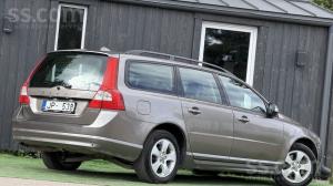 Pelēks Volvo V70 2008 Rīga, ar dzinēja tilpumu 2.40 L un nobraukumu 387 tūkst. km par 2900 €, foto 5 vietnē AUTOMOTO.COM.LV