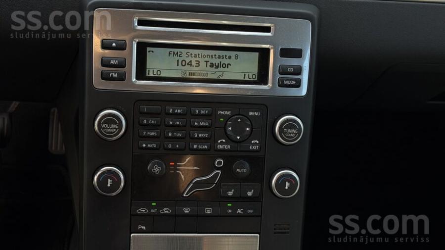 Pelēks Volvo V70 2008 Rīga, ar dzinēja tilpumu 2.40 L un nobraukumu 387 tūkst. km par 2900 €, foto 12 vietnē AUTOMOTO.COM.LV