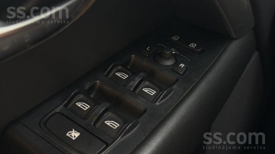 Pelēks Volvo V70 2008 Rīga, ar dzinēja tilpumu 2.40 L un nobraukumu 387 tūkst. km par 2900 €, foto 15 vietnē AUTOMOTO.COM.LV
