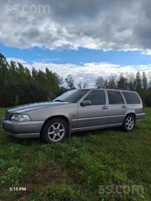 Grey Volvo V70 1997 in Aizkraukle, with an engine capacity of 2.50 L and mileage of 387 thousand km for 560 €, photo 1 on AUTOMOTO.COM.LV