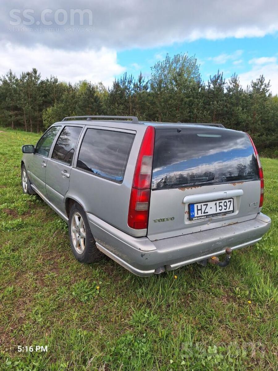 Grey Volvo V70 1997 in Aizkraukle, with an engine capacity of 2.50 L and mileage of 387 thousand km for 560 €, photo 9 on AUTOMOTO.COM.LV