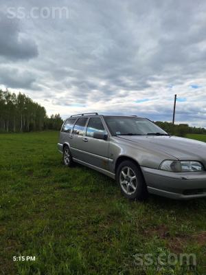 Grey Volvo V70 1997 in Aizkraukle, with an engine capacity of 2.50 L and mileage of 387 thousand km for 560 €, photo 10 on AUTOMOTO.COM.LV
