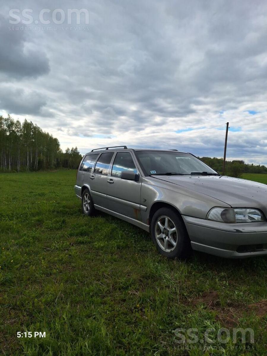 Grey Volvo V70 1997 in Aizkraukle, with an engine capacity of 2.50 L and mileage of 387 thousand km for 560 €, photo 10 on AUTOMOTO.COM.LV
