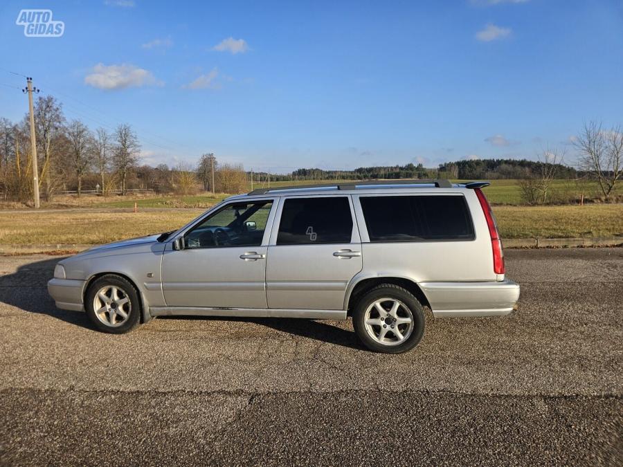 Grey Volvo V70 1998 in Vilnius, with an engine capacity of 2.50 L and mileage of 500 thousand km for 1000 €, photo 4 on AUTOMOTO.COM.LV