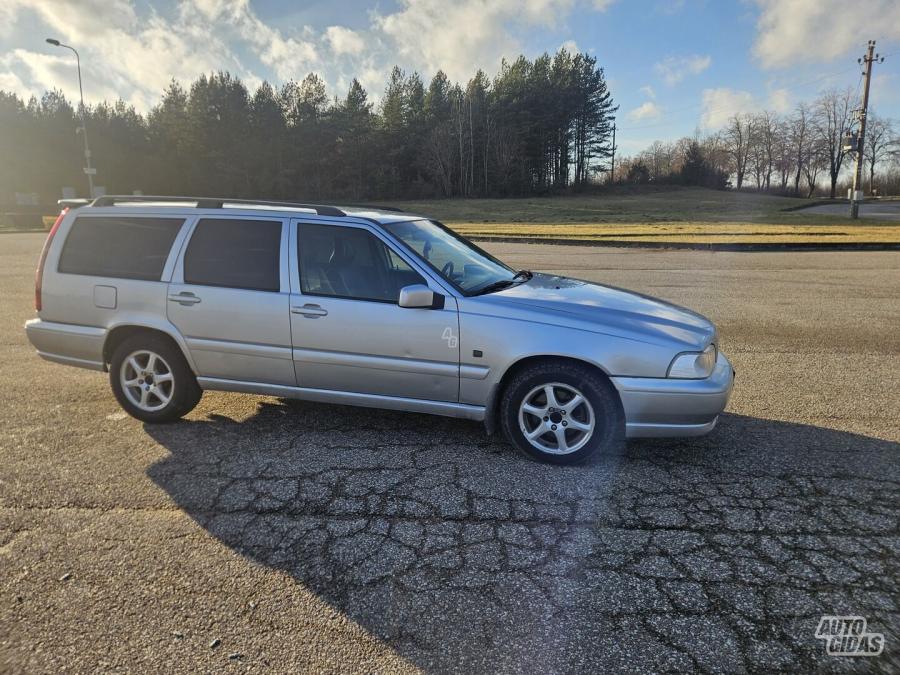 Grey Volvo V70 1998 in Vilnius, with an engine capacity of 2.50 L and mileage of 500 thousand km for 1000 €, photo 5 on AUTOMOTO.COM.LV