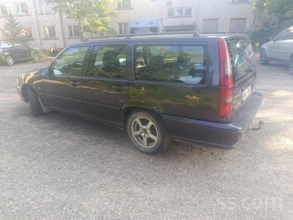 Grey Volvo V70 1998 in Preili, with an engine capacity of 2.50 L and mileage of 336 thousand km for 550 €, photo 2 on AUTOMOTO.COM.LV