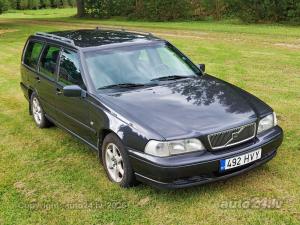 Pelēks Volvo V70 1998 Tallina, ar dzinēja tilpumu 2.50 L un nobraukumu 553 tūkst. km par 2500 €, foto  vietnē AUTOMOTO.COM.LV